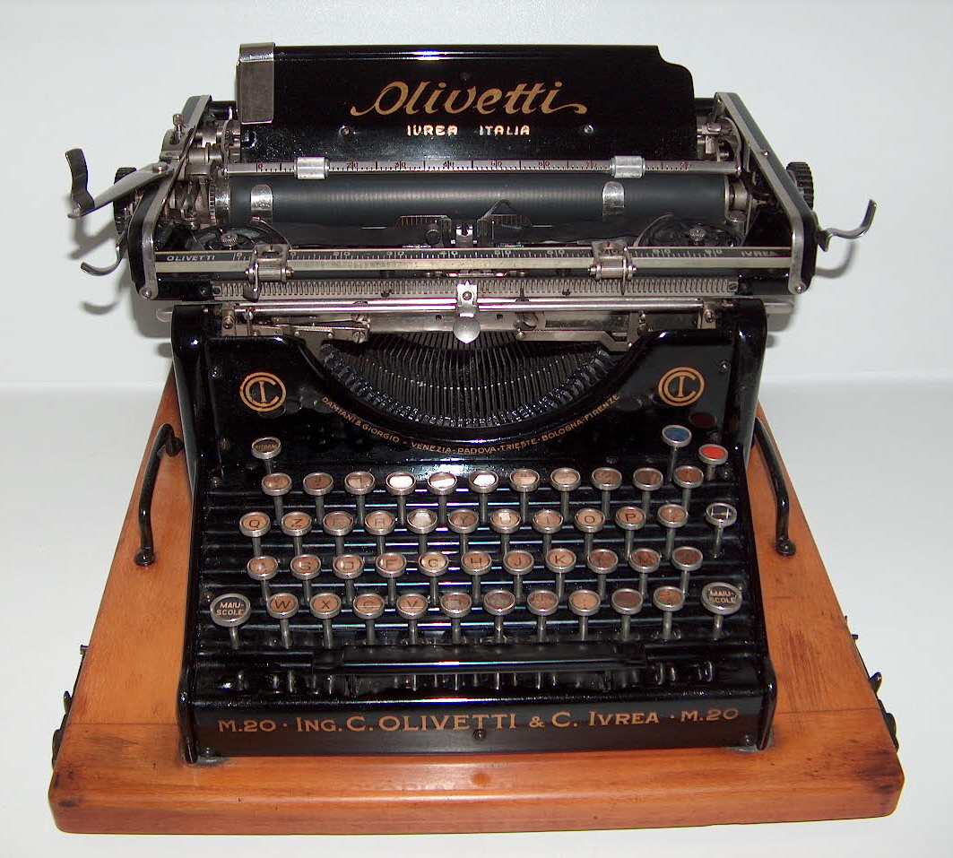 Le Mani Pensanti, ad Alba la mostra dedicata all’Olivetti