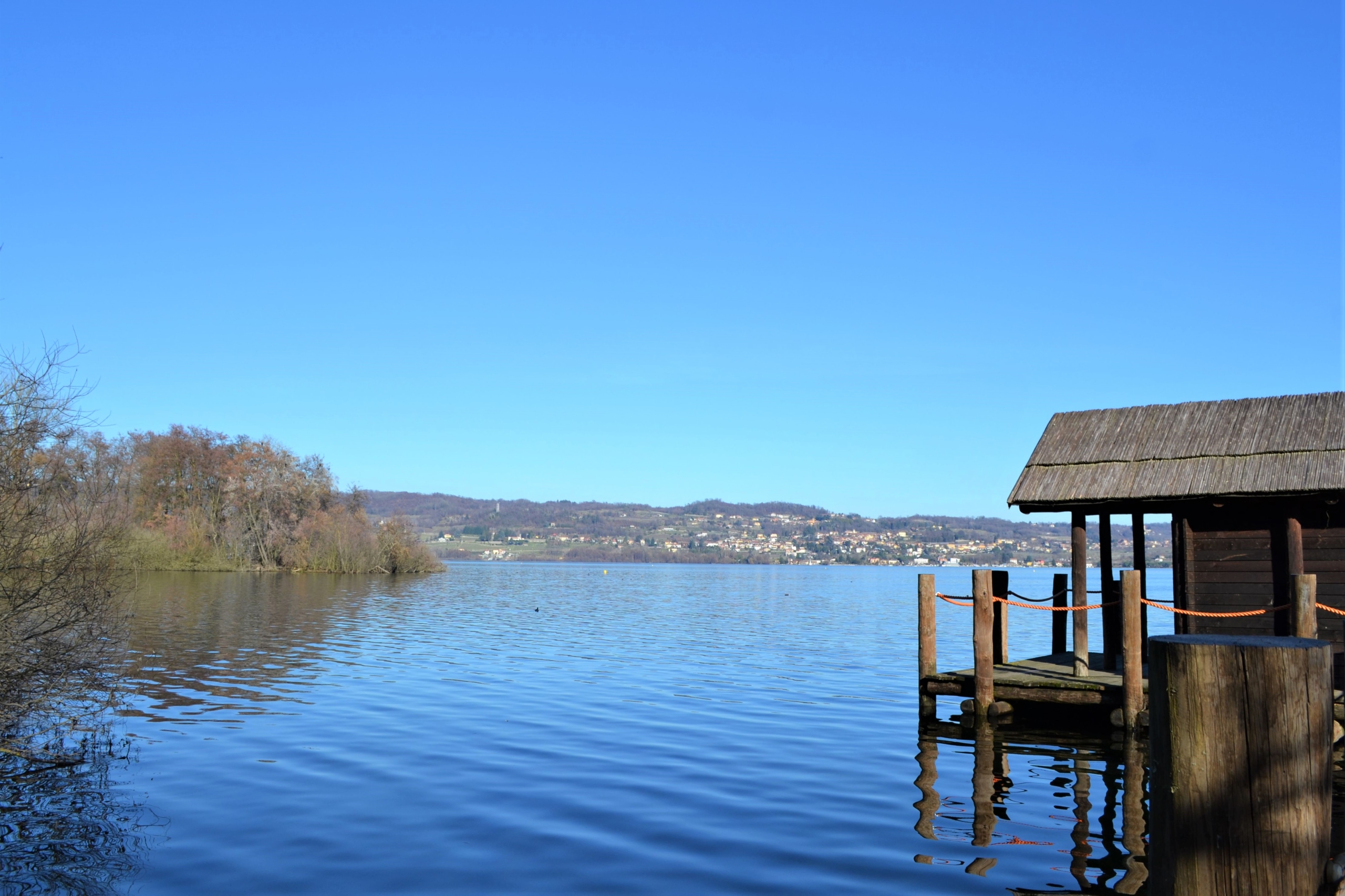 Le palafitte sul Lago di Viverone, una passeggiata rigenerante nella natura