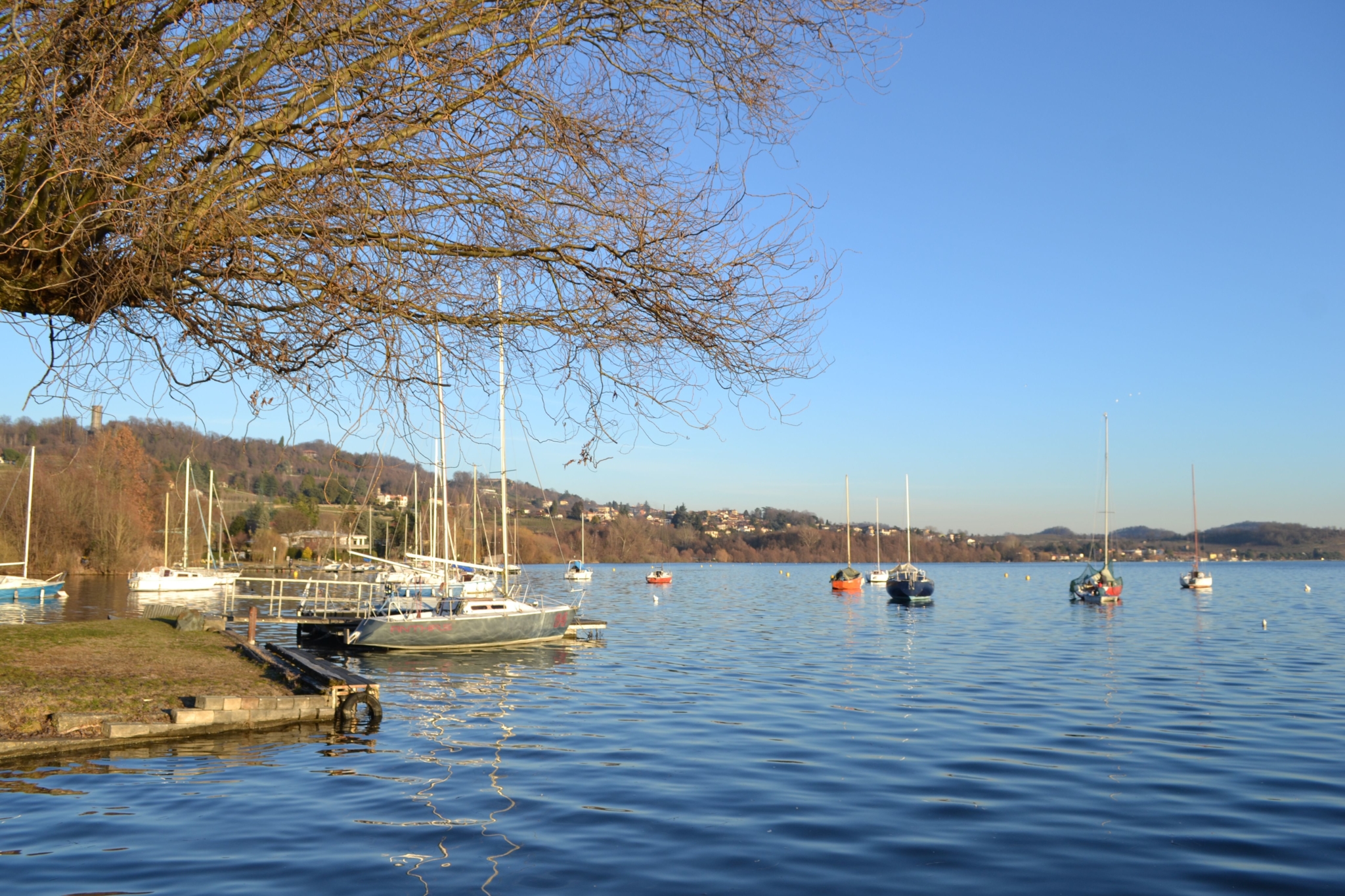 Le palafitte sul Lago di Viverone, una passeggiata rigenerante nella natura